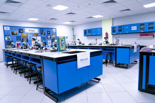 Science Laboratories – Jeddah Knowledge International School – مدرسة ...